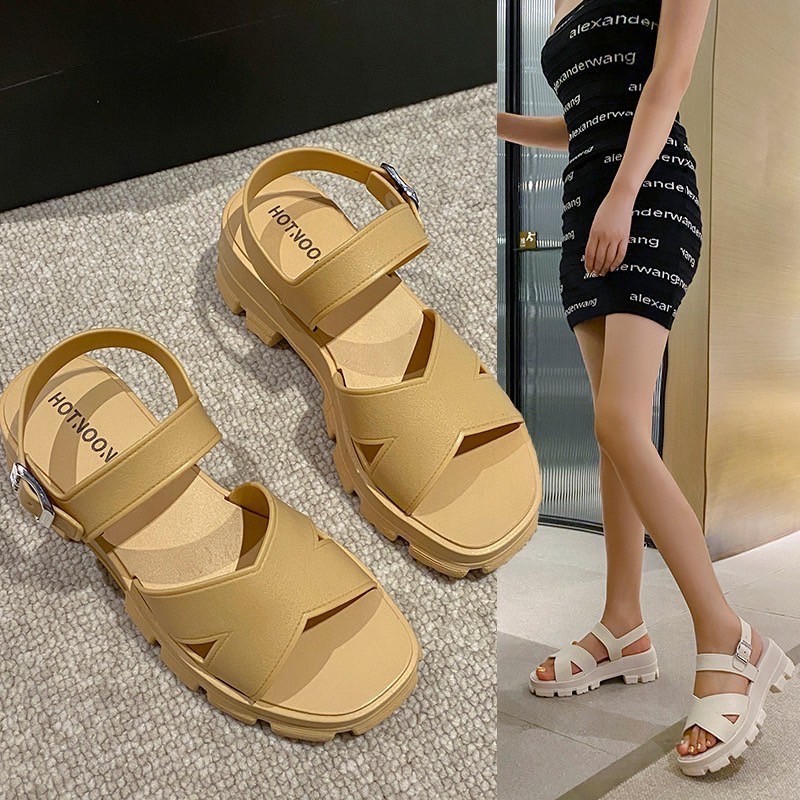 D629 รองเท้าแบบสวมยางพาราเสริมส้นสายรัดส้น มี 3 สี | Shopee Thailand