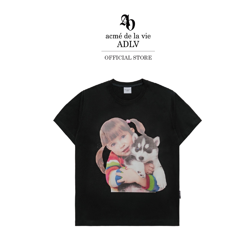 ADLV [acme de la vie] เสื้อยืด Oversize รุ่น Dog Hug Girl Baby Face ...