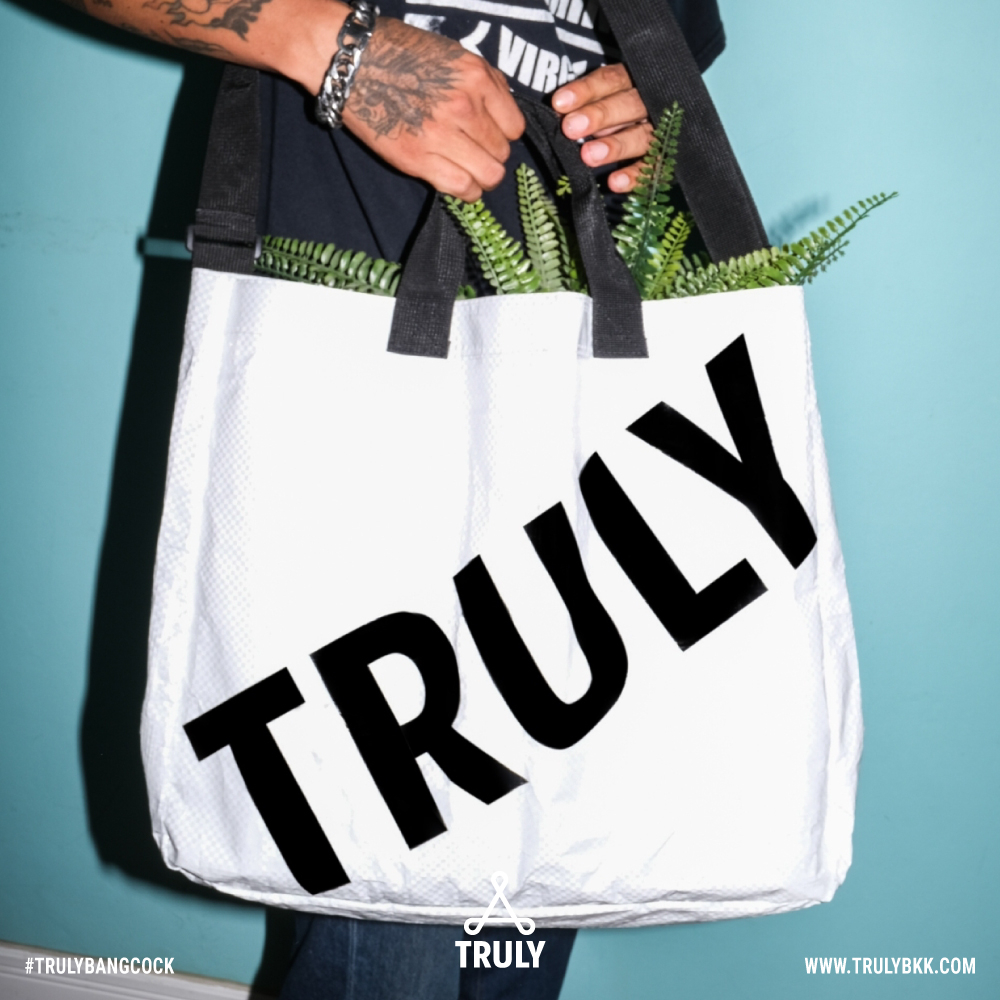 TRULY Shopping Bag รุ่น ยืดอก (สีขาว) | Shopee Thailand