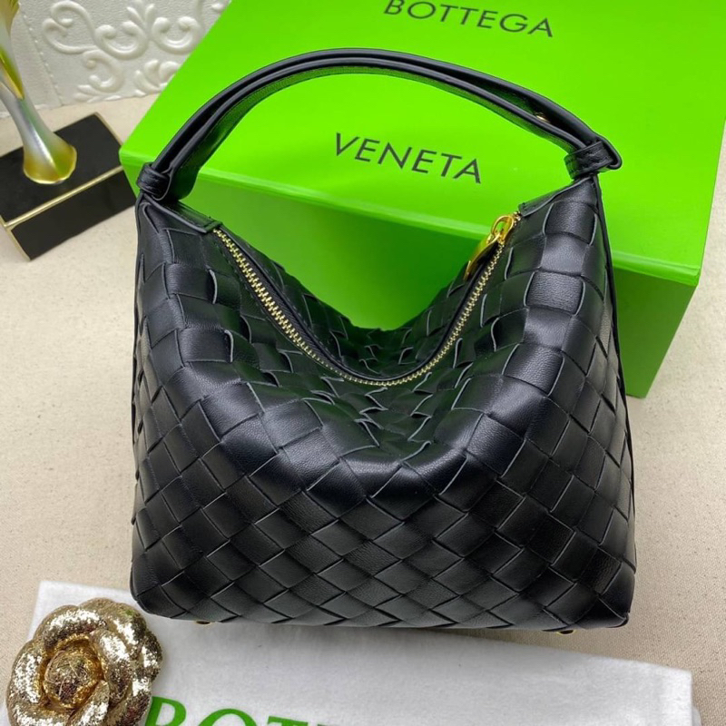 กระเป๋าbv WALLACE SHOULDER BAG งานOriginal พร้อมส่ง | Shopee Thailand