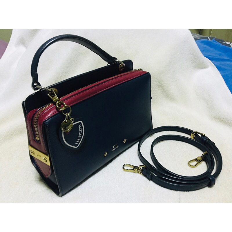 กระเป๋าสะพาย LYN (EST.2001) แท้100% | Shopee Thailand
