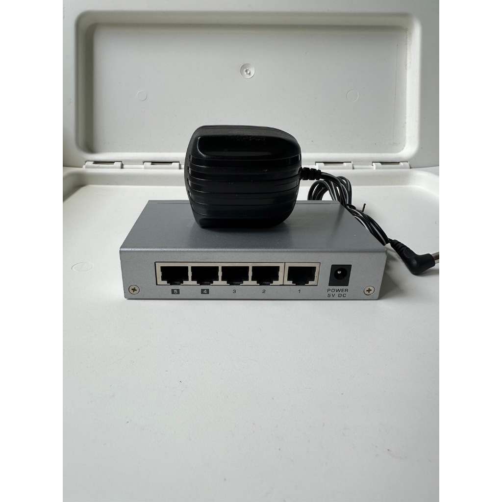 SWITCH (สวิตช์) ZYXEL ES-105A 10/100 5 PORTS มาพร้อมกับ Two high ...