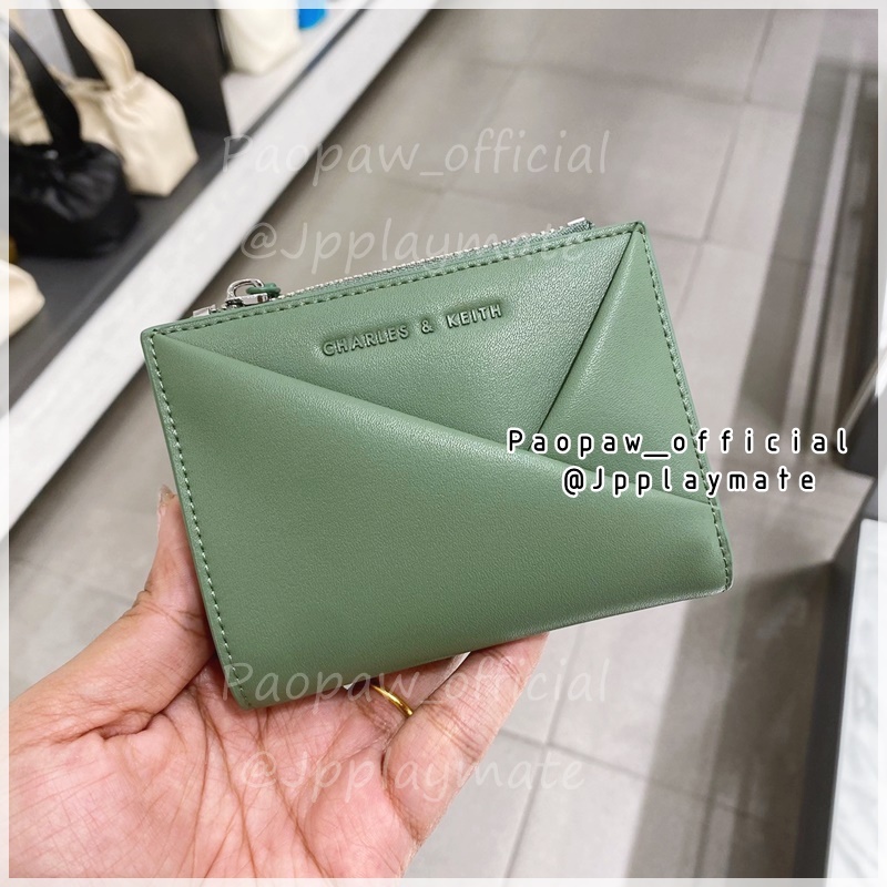 กระเป๋าสตางค์ Charles & Keith รุ่น Midori Geometric Top-Zip Wallet ...