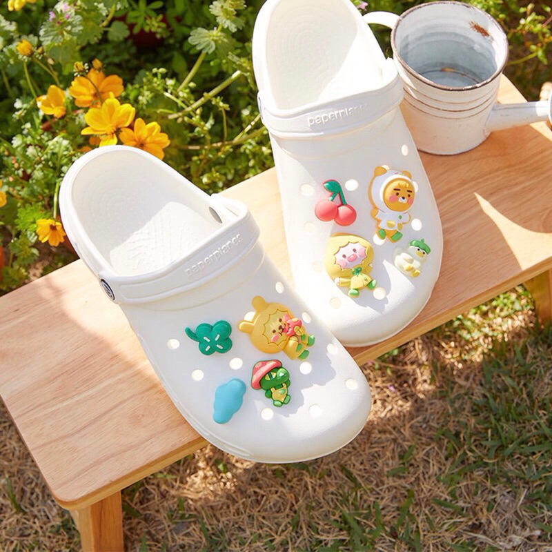 Kakao friends Jibbitz จิบบิท ที่ติดรองเท้า the rainy garden ไรอัน เอพีช มูซี | Shopee Thailand