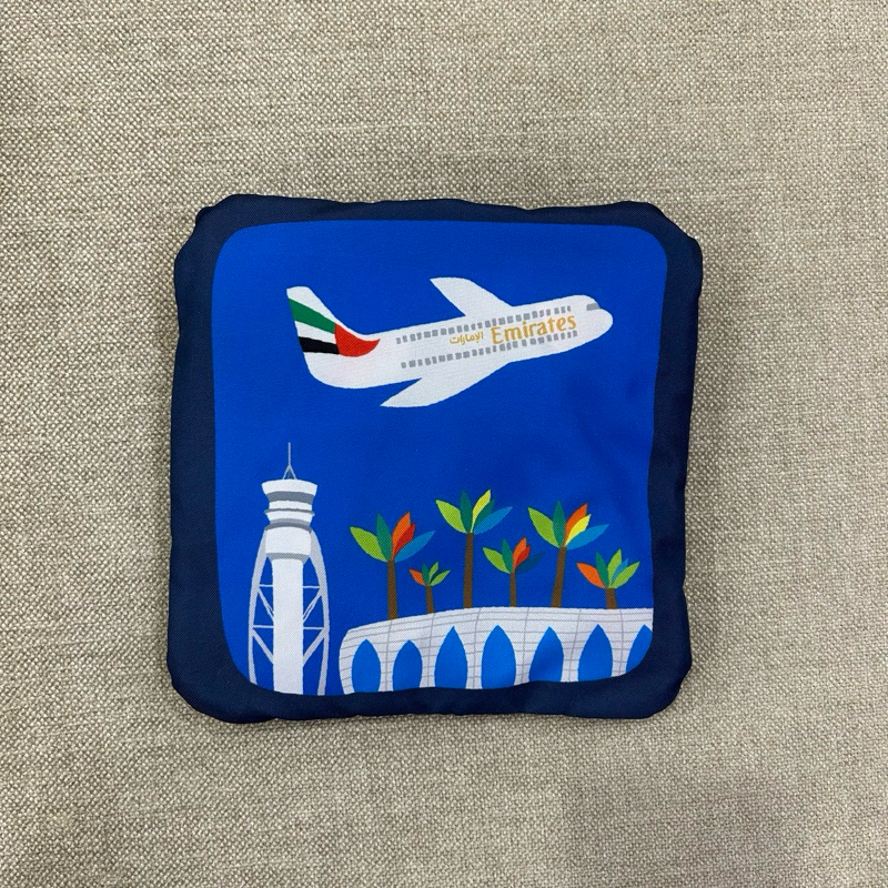 Emirates Kids Pack (Unopened) กระเป๋า ผ้าห่ม ของเล่นเด็ก สายการบินเอม ...