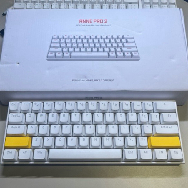 ส่งต่อ mechanical keyboard ANNE PRO 2 60% Brown Switch คีย์บอร์ด เมคคาน ...
