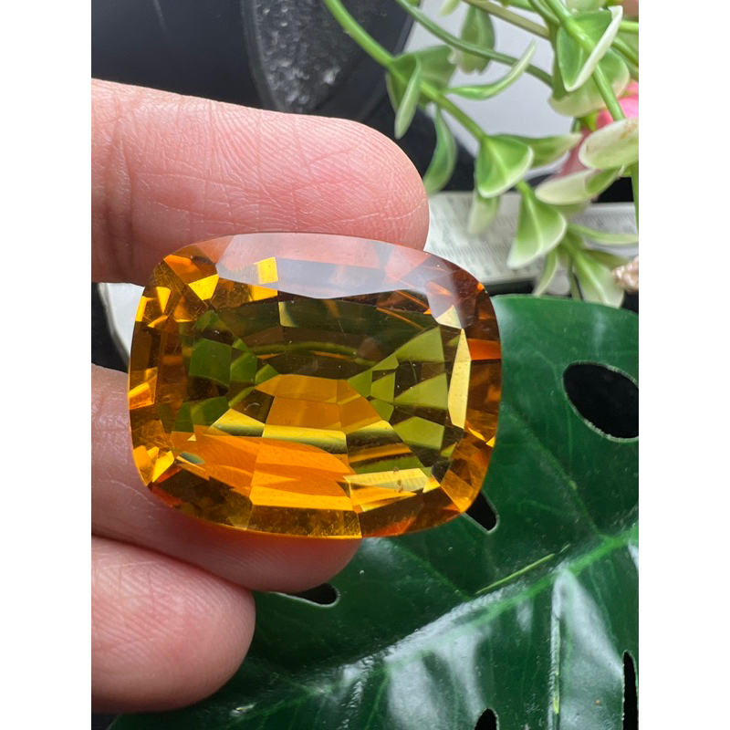 บุษราคัม เนื้อแข็ง 37 กะรัต 25x21 มิลลิเมตร..(1 เม็ด)25x21 MM สะอาดตา ...