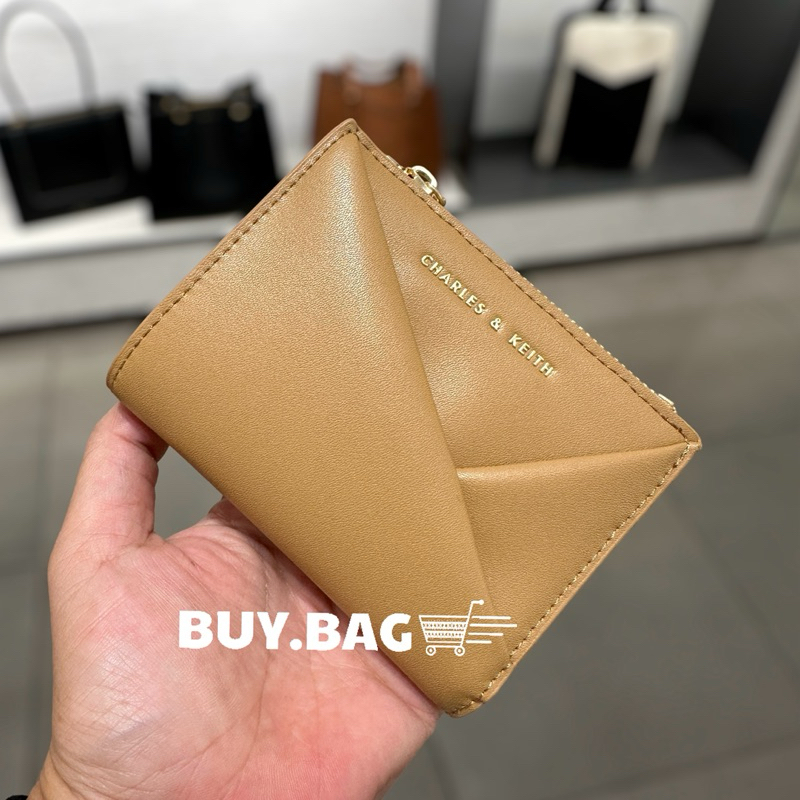 CHARLES & KEITH : มีโค้ดลด30% Midori Geometric Top-Zip Wallet รหัส ...