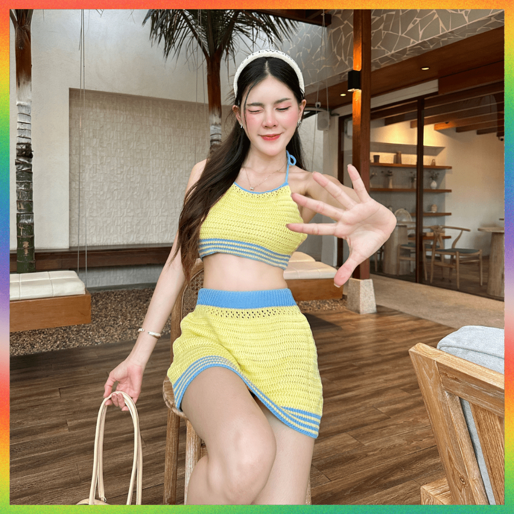 🌈MesubShop🌈เซตใส่ไปทะเล 2ชิ้น เสื้อสายเดี่ยวผูกคอ + กระโปรงสั้น 🐝 ผ้าไหมพรมถักทอรู ทรงน่ารักมาก ...