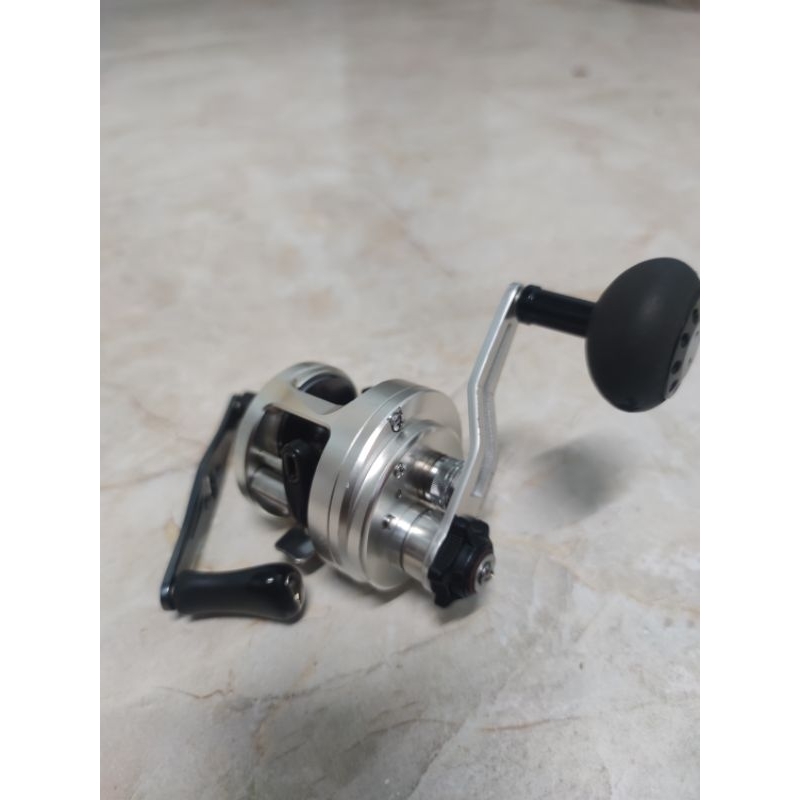 Shimano calcutta 201D พร้อมแขนจิ๊กแขนเดิมมี สวยๆน่าเก็บสะสม | Shopee ...