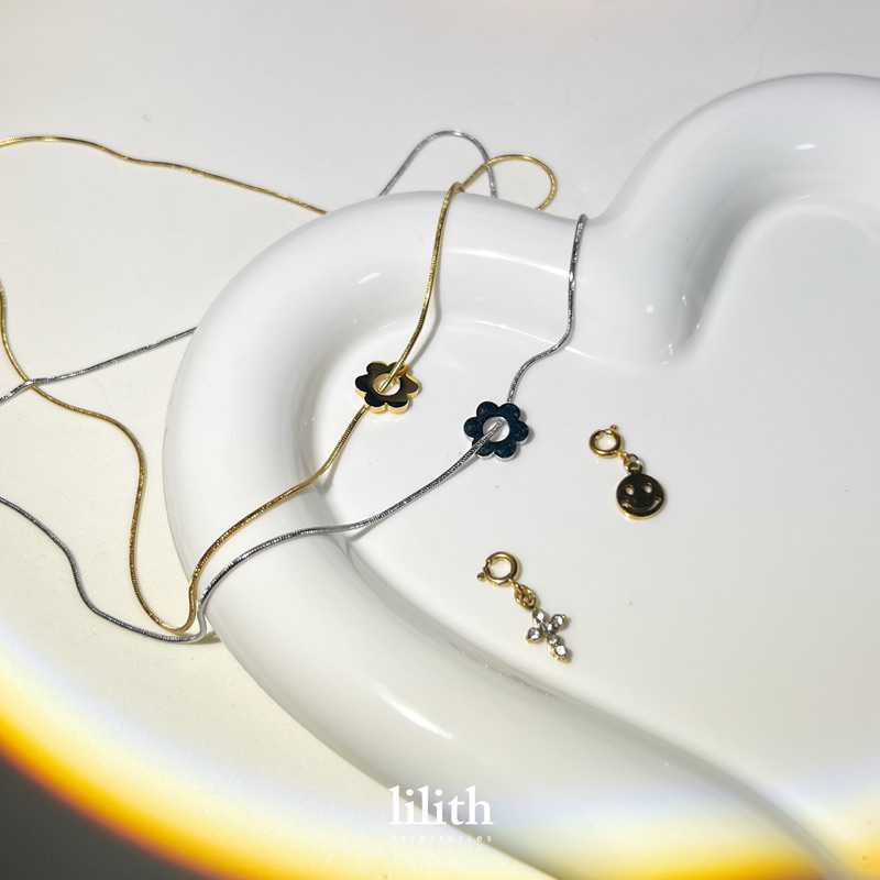 Lilith - Hollow flower Chain สร้อยคอ สแตนเลส จี้ดอกไม้ | Shopee Thailand