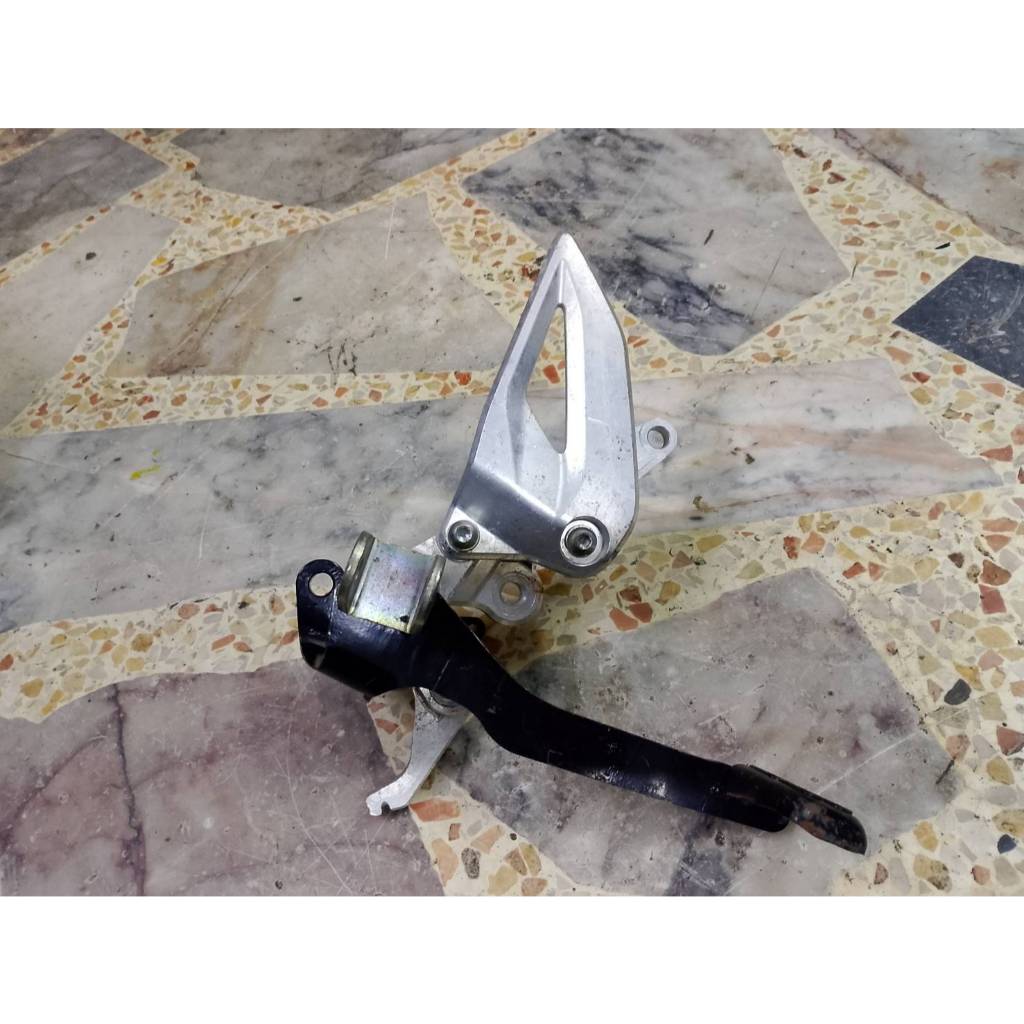 พักเท้าหน้าฝั่งขวา Yamaha M slaz สินค้ามือสอง | Shopee Thailand