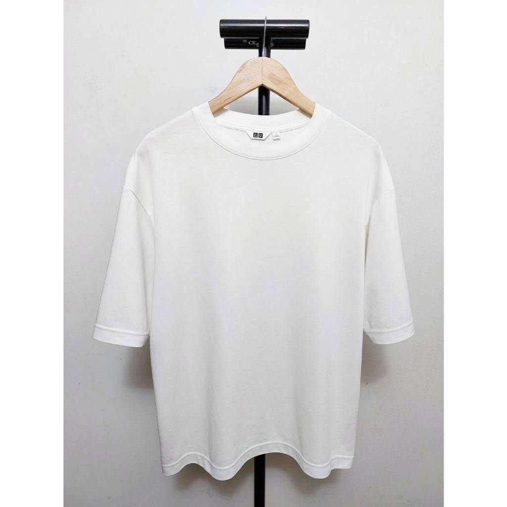 เสื้อยืด U นิโคล่ Airism oversize สีขาว ทรงโอเวอร์ไซส์ เนื้อผ้าดี นุ่มเบาใส่สบาย | Shopee Thailand
