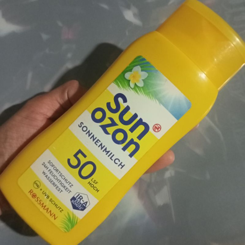 ครีมกันแดด สเปรย์กันแดด Sun Ozon Sonnenmilch 24hr moisturizer sunscreen ...