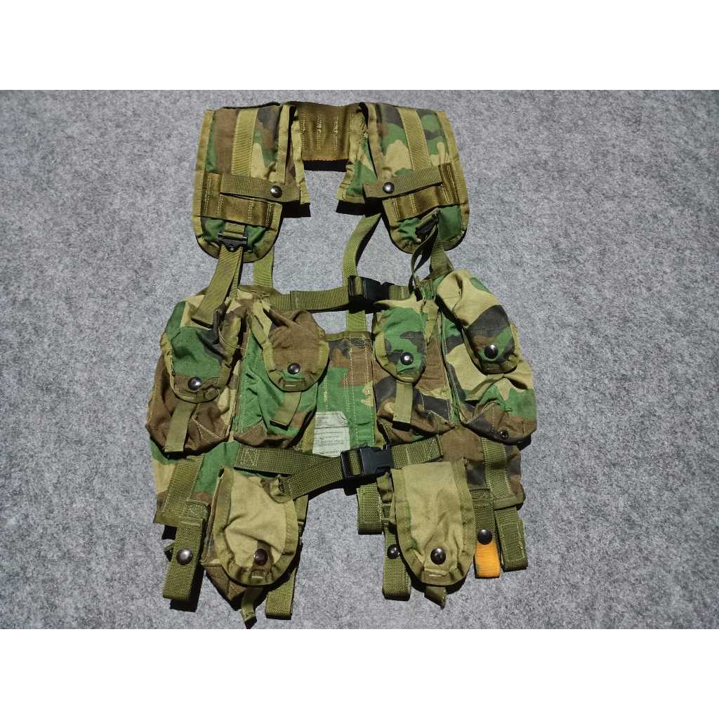 เสื้อกั๊ก ยุทธวิธี M81 LBV88 Vest U.S ARMY WOODLAND MADE IN U.S.A ...