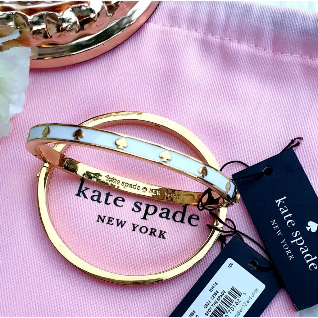 พร้อมส่ง แท้ 🇺🇸💯% New กำไล Kate Spade Spot The Spade Enamel Hinged ...