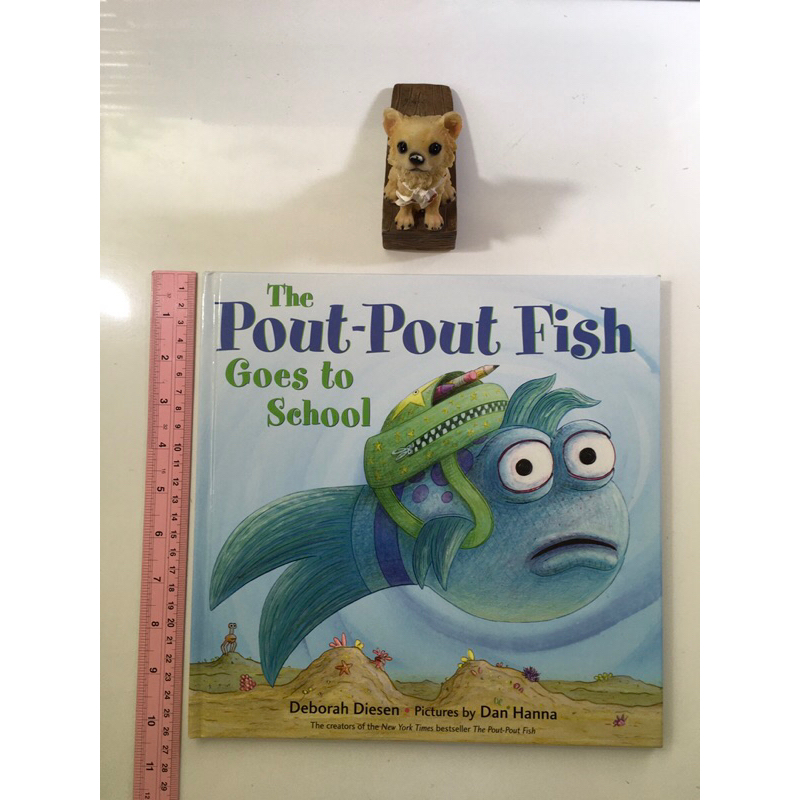 The Pout - Pout Fish Goes to School (ปกหลังมีรูเล็กๆ) By Deborah Diesen ...