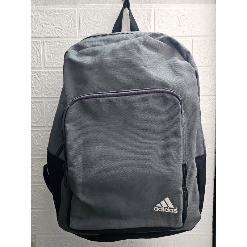 พร้อมส่ง กระเป๋าเป้มือสอง Adidas สีเทา กันน้ำ ใส่ Notebook ได้ สภาพดี ...