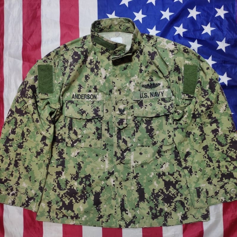 เสื้อทหารสหรัฐอเมริกา U.S. NAVY AOR2 รอบอก44 | Shopee Thailand