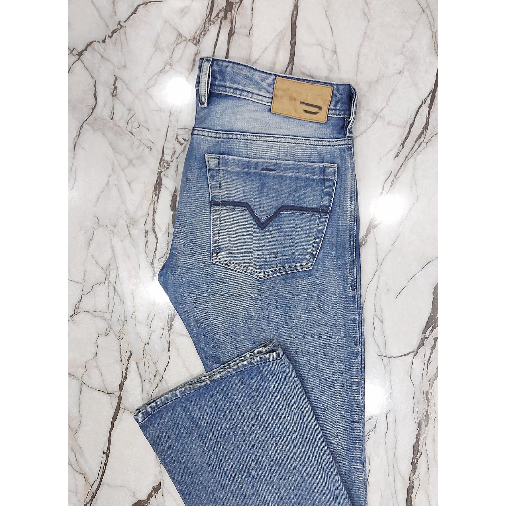 กางเกงยีนส์ DIESEL รุ่นZATHAN ขาม้า กระดุม มีหลายMADE IN เช่น ITALY ...