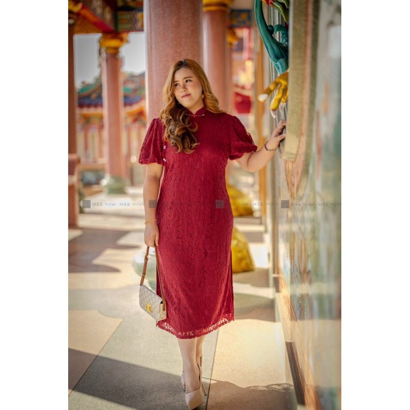 DR266 เดรสกี่เพ้าลูกไม้แดง แดงแบบสวยหรู ต้องกี่เพ้าคอลนี้ ผ้าลูกไม้นำเข้า นุ่ม ยืดหยุ่น ใส่สบาย ...