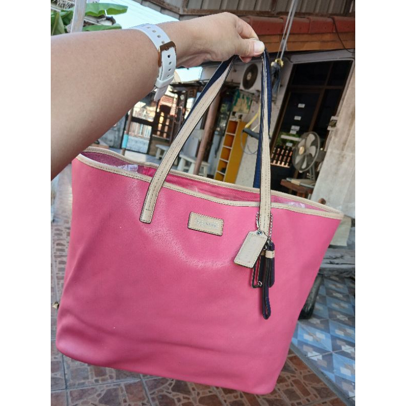 Coach shopping F24341มือ2 ของแท้ / ใบใหญ่ /เก็บข้างได้size 18*9.5*6 ...