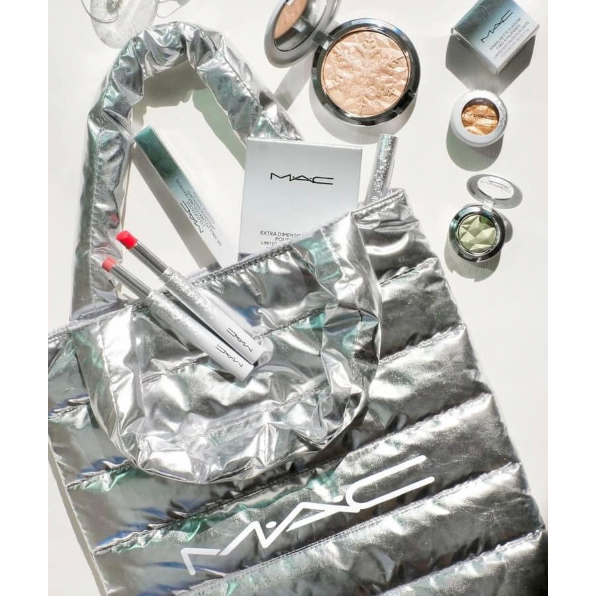 MAC Limited Edition Holiday Tote Bag 28 x 35 cm สีเงินเมทัลลิค กระเป๋า ...