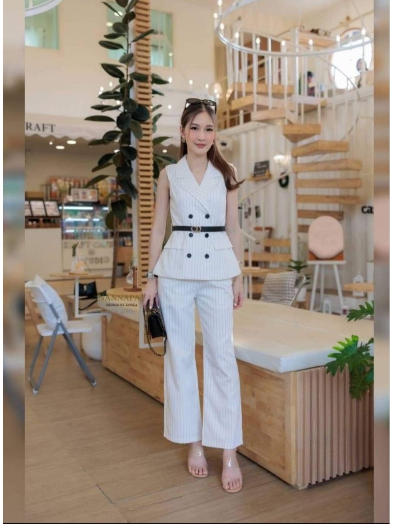 ชุดเซตสูทแขนกุดสีขาวลายทางงานป้ายNannaphat-Lมือสอง | Shopee Thailand