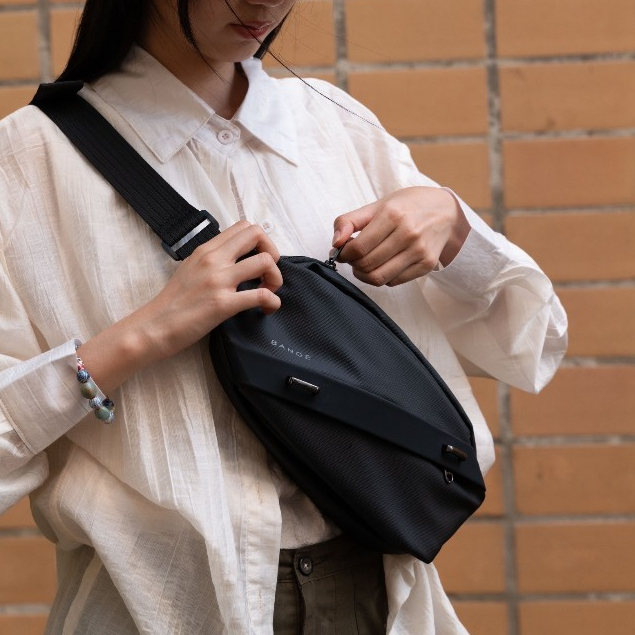 bagsbird รุ่น WM04 กระเป๋าคาดอก มีคล้องกุญเเจพร้อมสลิง 𝗠𝗼𝗱𝗲𝗿𝗻 𝗪𝗮𝗶𝘀𝘁 𝗕𝗮𝗴 สามารถปรับเป็นคาดเอวได้ ...