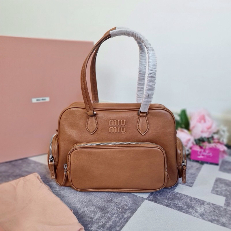 [ทักแชทก่อนสั่งซื้อ] Miumiu 24ss ใหม่สุดฮอต!! size 31 ทรงสวยเก๋ อุปกรณ์ ...