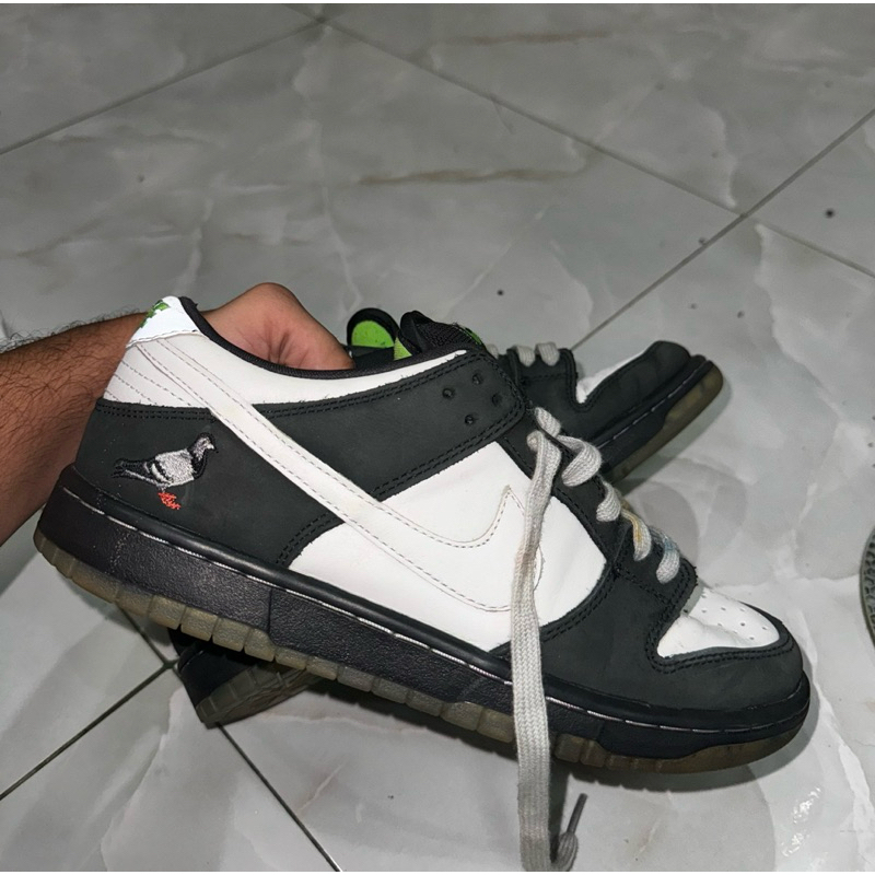 NIKE SB DUNK LOW “Panda Pigeon” มือสอง | Shopee Thailand