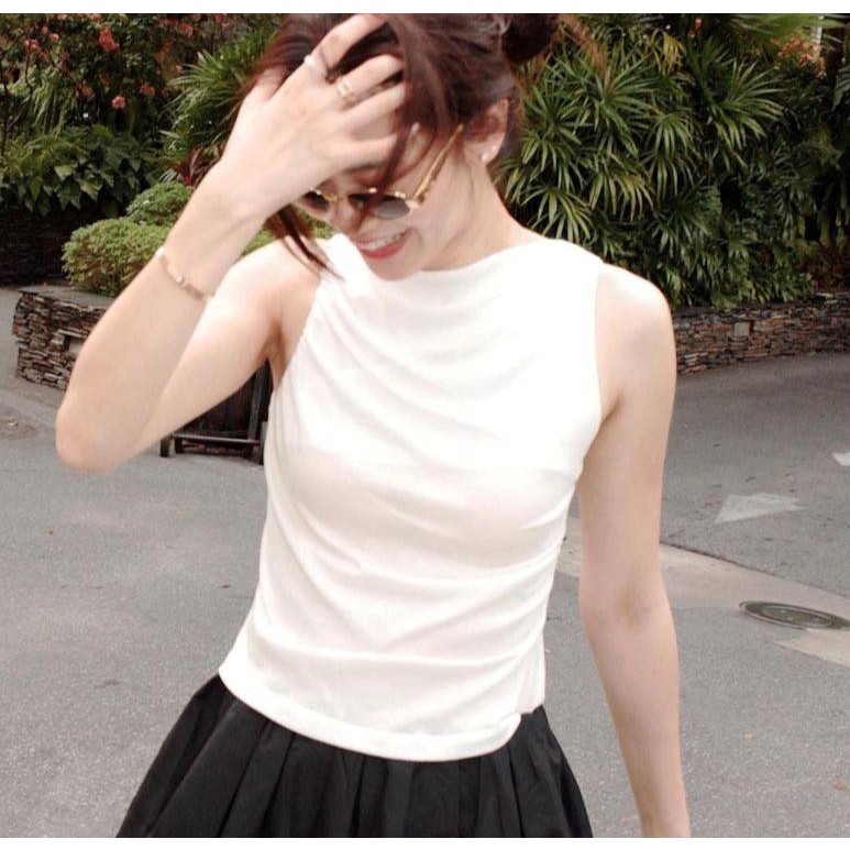 - QUERA Yoni Top - 🌬️ โยนิท้อป เสื้อแขนกุด Style Old money | Shopee ...