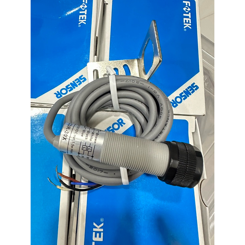 CDR-30X M18 Photo Sensor, Direction: Horizontal, Sensing Distance 30cm ...