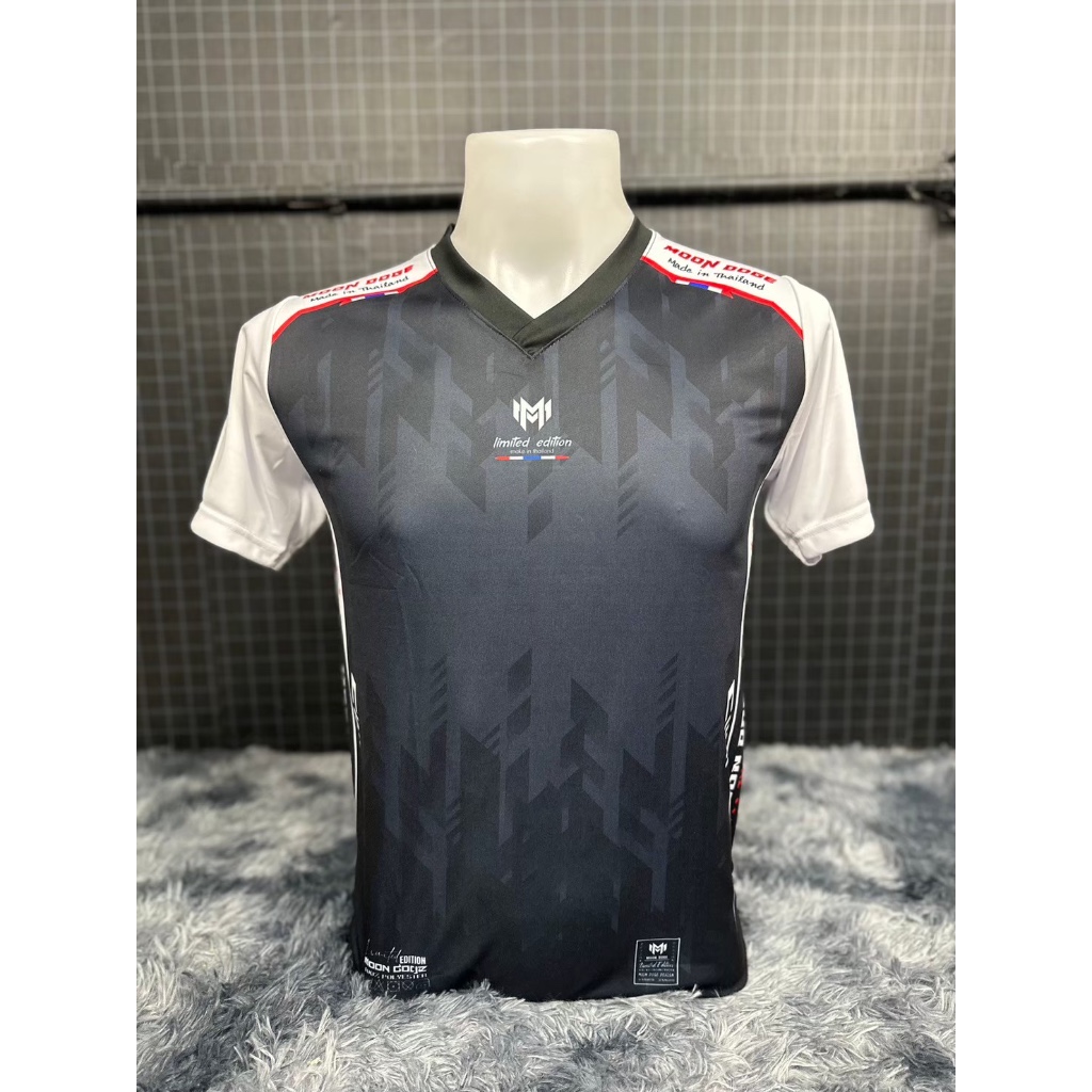 **ของแท้** เสื้อกีฬาแขนสั้นคอวี moondoge รุ่นGA-16 | Shopee Thailand