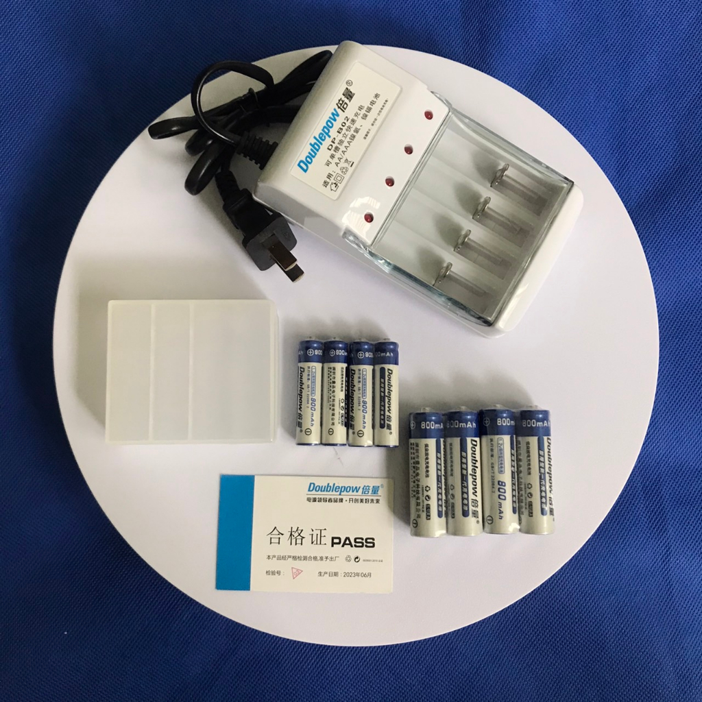 ชุดชาร์จ 4 ช่อง PLUG (220V) + ถ่าน AA 800 mAh 4 ก้อน + ถ่าน AAA 900 mAh ...