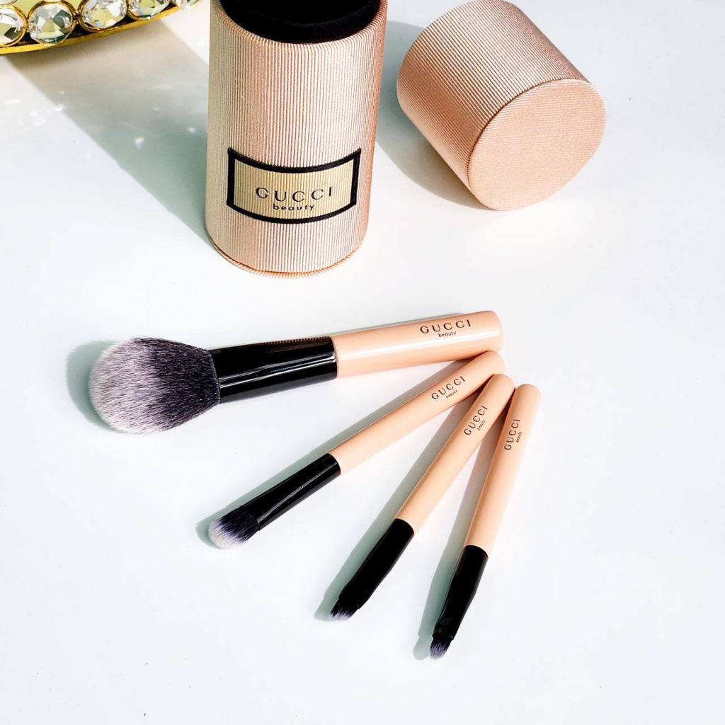 เหลือ 570 ฿ {โค้ด B1HFEB} Gucci Brush / Gucci Brush Set พร้อมกระเป๋า ...