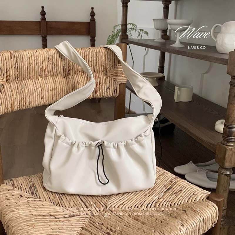 Nari Mari - Wave Bag กระเป๋าสะพายข้าง ขนาด 12.5 นิ้ว มินิมอล ใส่ไอแพด ค ...