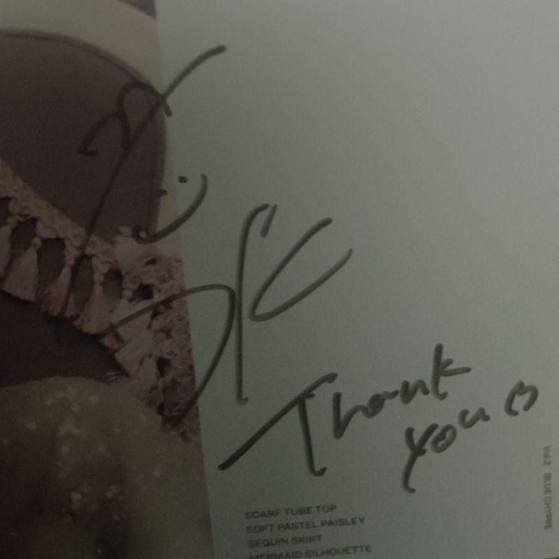 ลายเซ็น ไซน์สด LE SSERAFIM SIGNATURE แท้ | Shopee Thailand