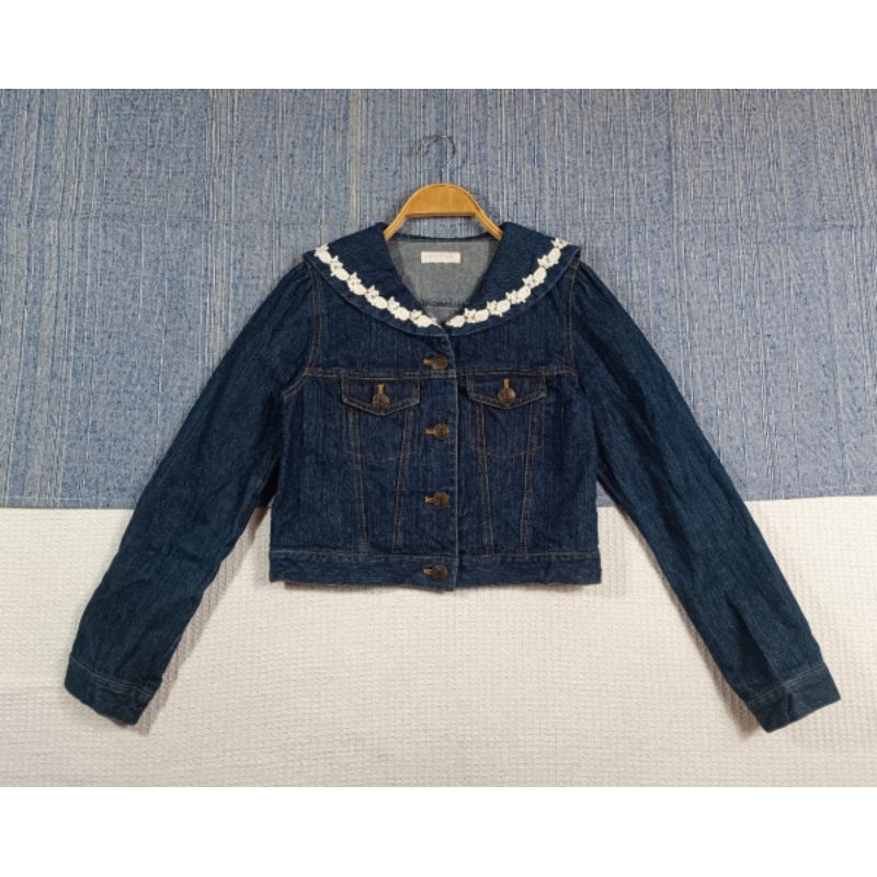 แบรนด์ LIZ LISA size 0 เสื้อแจ็คเก็ตยีนส์ทรงครอปคอบัวสภาพใหม่กริบค่ะงาน ...