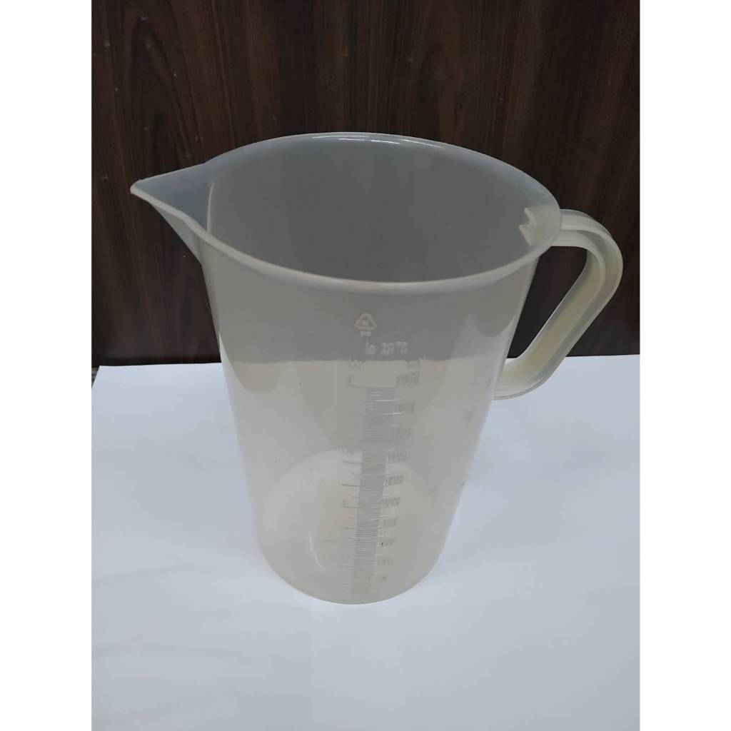 บีกเกอร์พลาสติก PP ยี่ห้อ HAMA ขนาด 2000ml /ถ้วยตวงน้ำยาชนิดพลาสติก / Plastic Measuring Cup 2000 ...