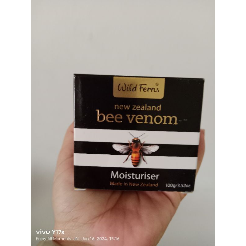 WILD FERNS BEE VENOM MOISTURISER WITH ACTIVE MANUKA HONEY 100 g. Import ...