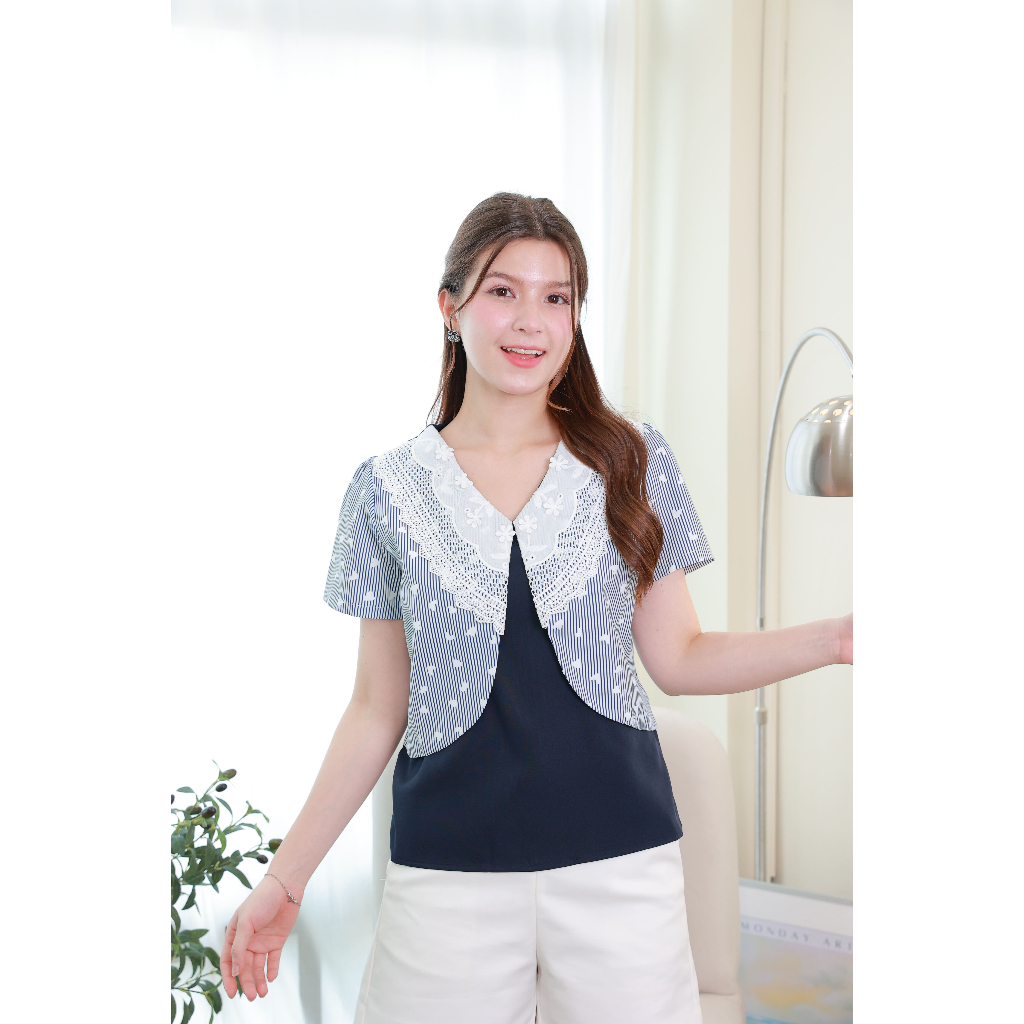 GluCoat เสื้อสีกรมแต่งกั๊กลายริ้วหัวใจ ปกลูกไม้ J786 | Shopee Thailand
