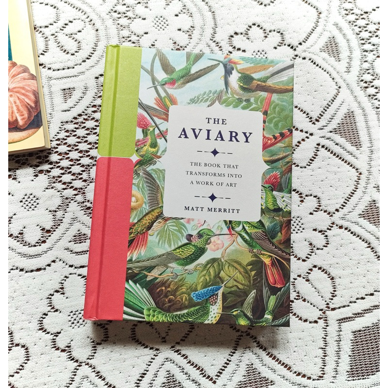 หนังสือความรู้ภาษาอังกฤษ The aviary the book that transporms into a ...