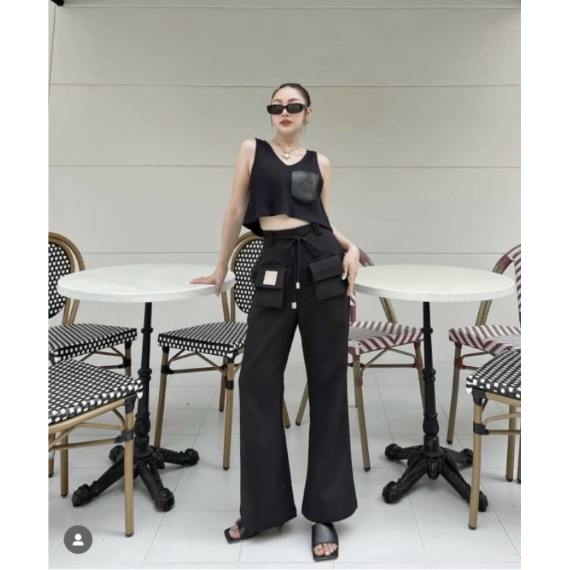 Nuchi Style ชุดSet เสื้อยืดแขนกุด กระเป๋าหน้าหนังปักลายLogo+กางเกงสีดำ ...