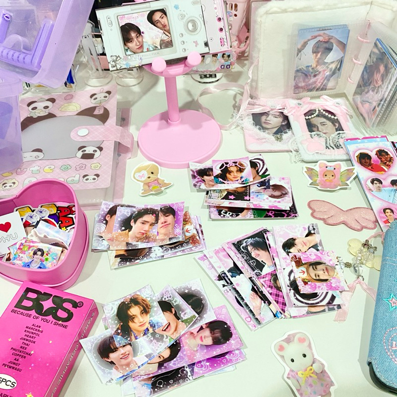 🎀BUS สุ่มสติ๊กเกอร์บัส PHU AA THAI NEX | Shopee Thailand