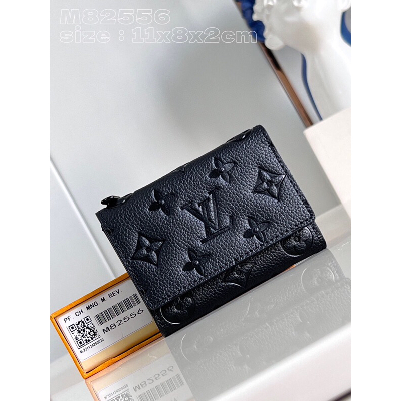 Pre order ราคา3500 Lv Louis Vuitton Slender Pilot M82556กระเป๋าสตางค์ size11 x 8.5 x 2 cm ...