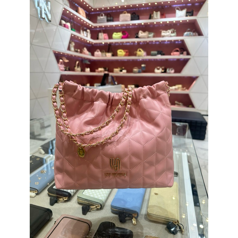 กระเป๋า lyn แท้ รุ่น MONET INFINITE SHOULDER L | Shopee Thailand
