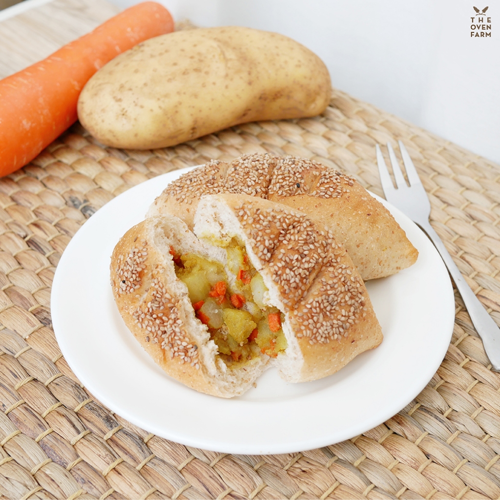บันโฮลวีทไส้มันฝรั่งแครอทผัดผงกะหรี่ (Whole Wheat Bun filled with Stir ...