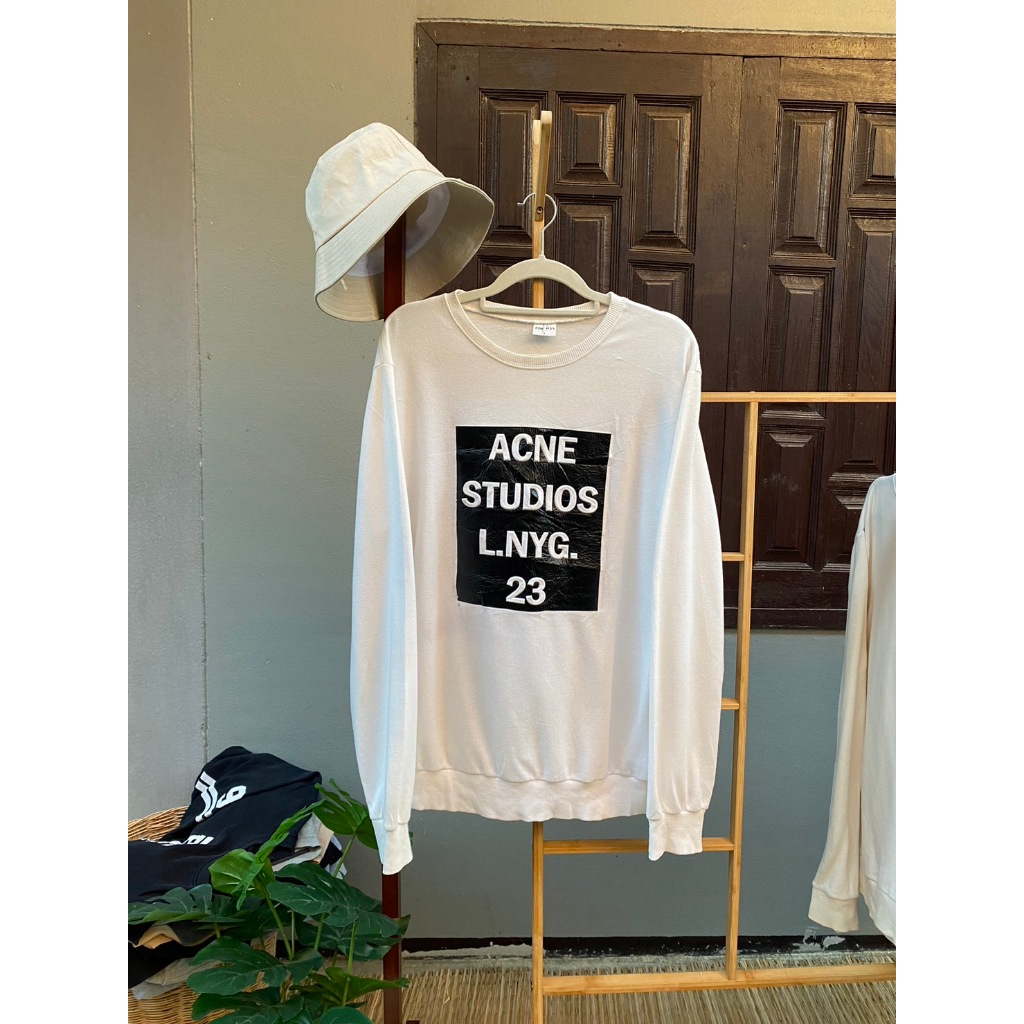 เสื้อสเวตเตอร์แขนยาวสีขวาสกรีนที่อก ป้ายงานHANGTEN PJ350 | Shopee Thailand