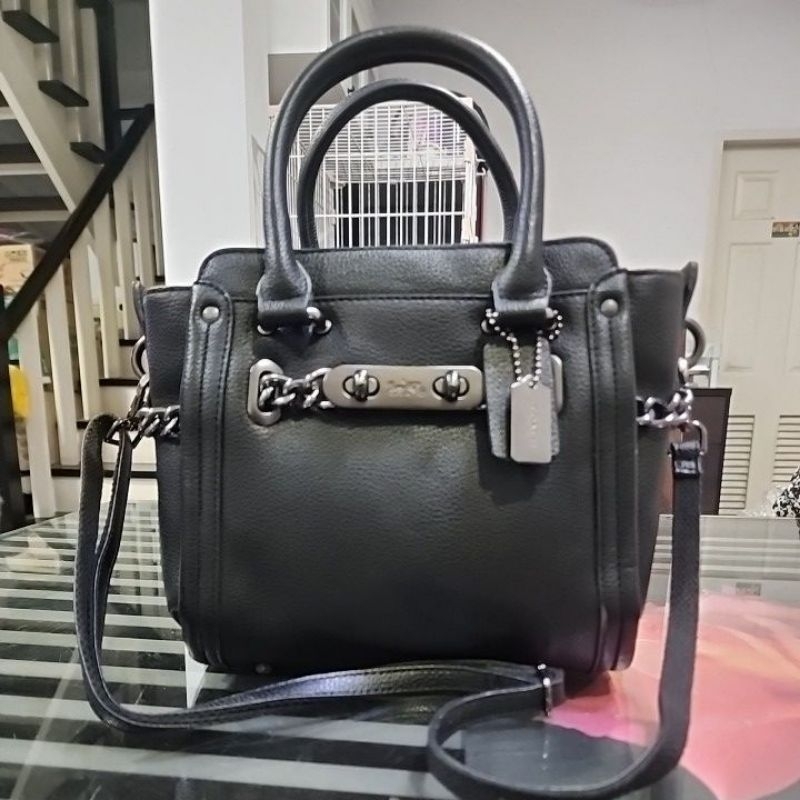 Coach sweger มือ2 สีดำ | Shopee Thailand